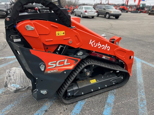 2024 Kubota SCL1000 – More Farm Stores