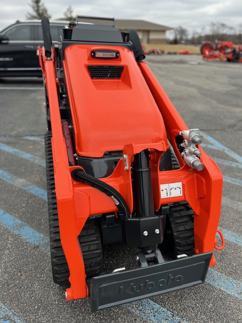 2024 Kubota SCL1000 – More Farm Stores