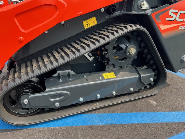 2024 Kubota SCL1000 – More Farm Stores