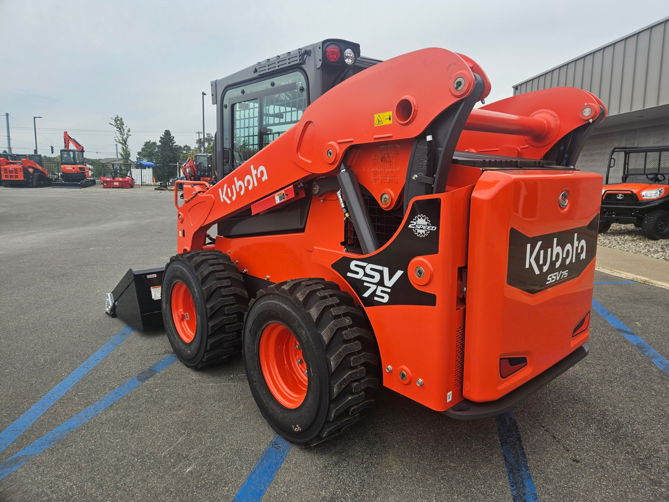 NEW KUBOTA SSV75 TRAILER PACKAGE – More Farm Stores